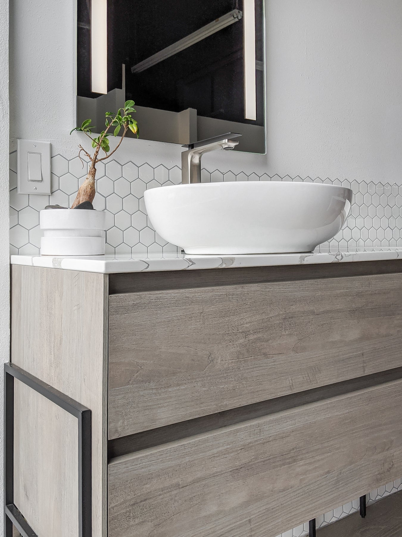 Zeek Ares 36"x18" Wall-Mounted Bathroom Vanity